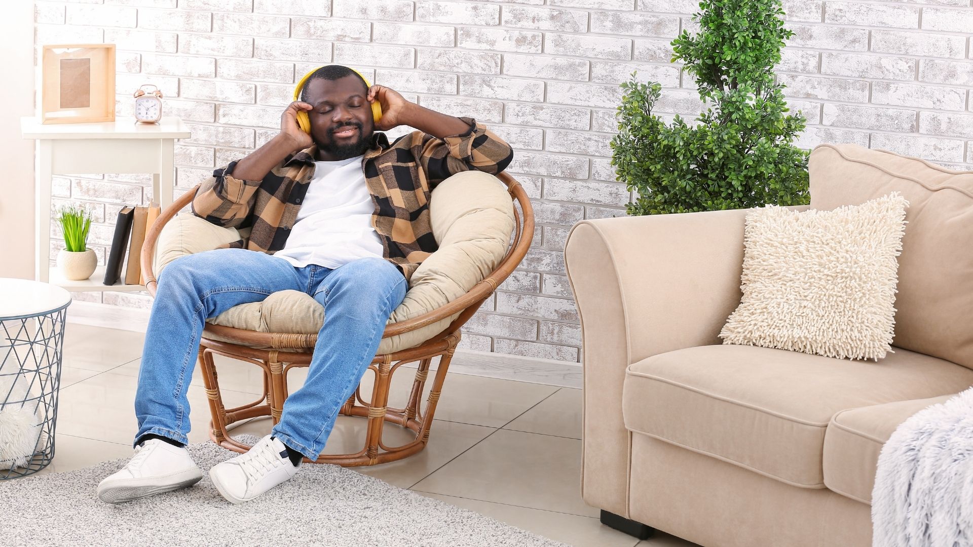 How Big Are Oversized Papasan Chairs?